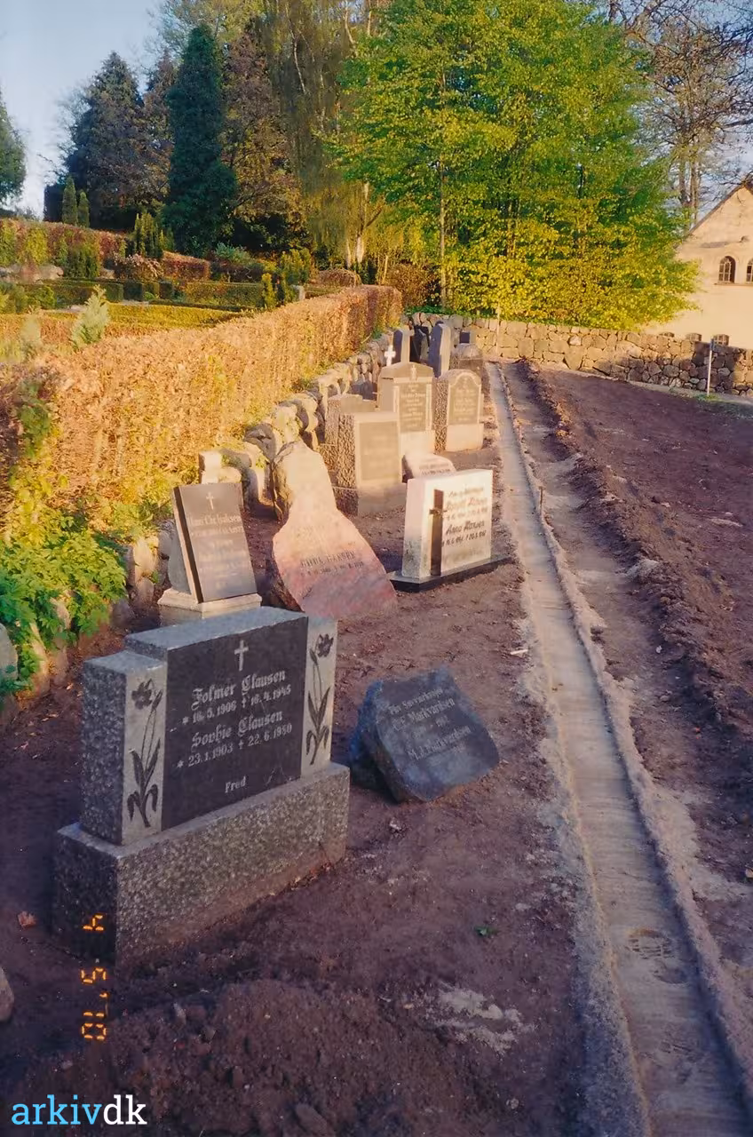 arkiv.dk | Ringe Kirkegård. Gravsten 2010.