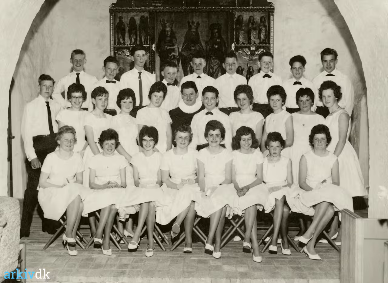 arkiv.dk | Skrydstrup Kirke, konfirmander