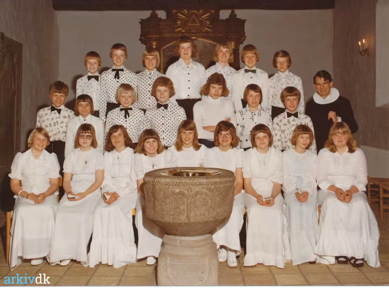 arkiv.dk | Konfirmander, Thorning, 9/5-1976