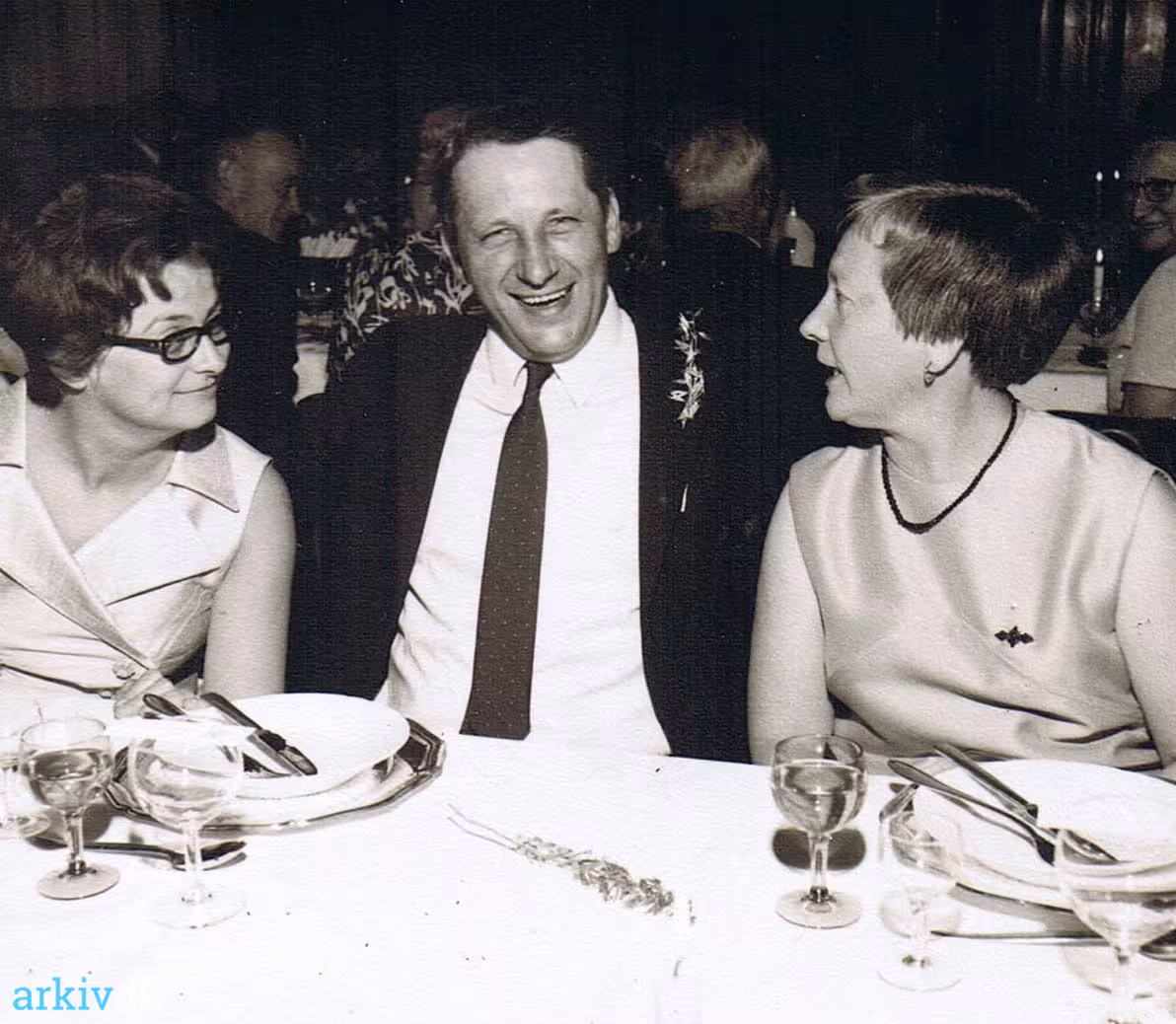 arkiv.dk | Grethe Marcussen, Sigfred Hansen og Else Agger til sølvbryllup hos Ruth og Knud ...