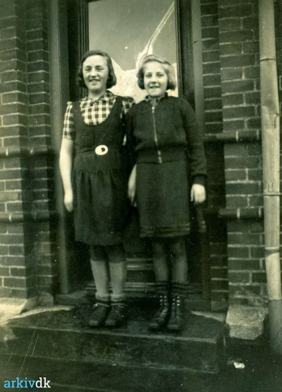 arkiv.dk | Erna Møller og Selma Hansen