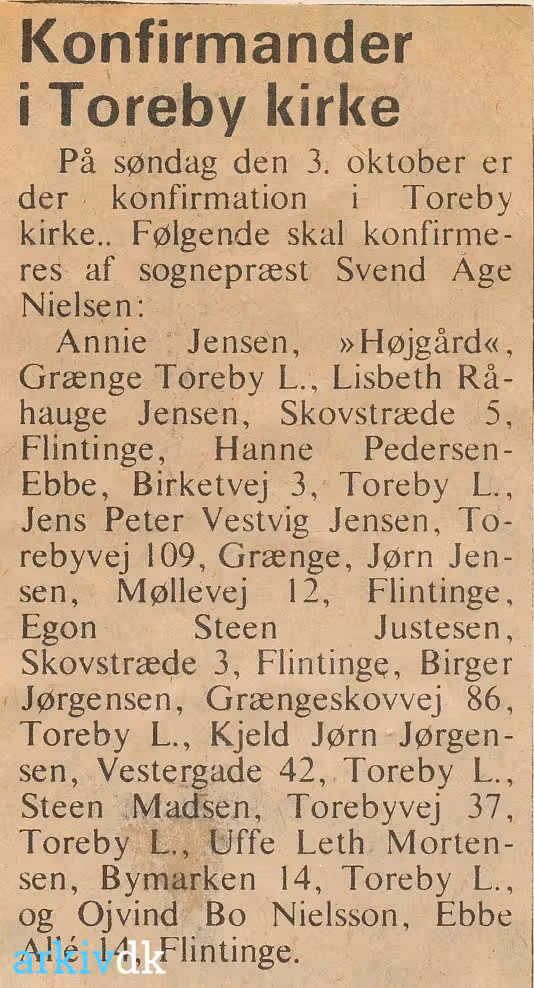 arkiv.dk | Konfirmander i Toreby kirke 3/10 1977