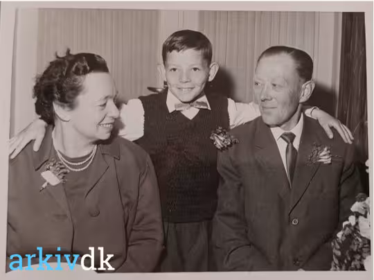 arkiv.dk | Mogens, Esther og Søren Pedersen Raal, Gudumholm