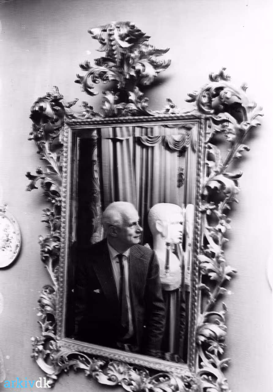 arkiv.dk | Spejlbillede af Holger Blom