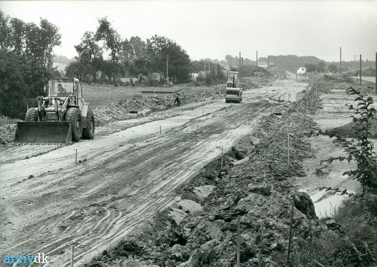 arkiv.dk | Omlægning af amtsvejen ved Ruds Vedby