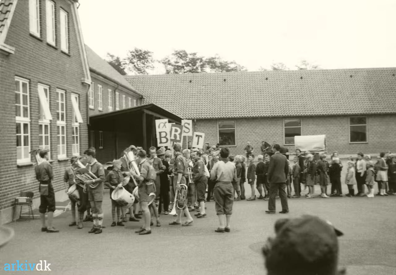 arkiv.dk | Spejderorkester på Skrydstrup Skole.