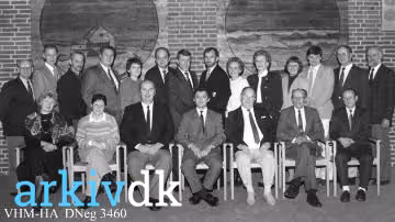 arkiv.dk | Hirtshals Byråd 1990-1993 Stående fra venstre W. Køhler ( sekretariatschef ), Erik ...