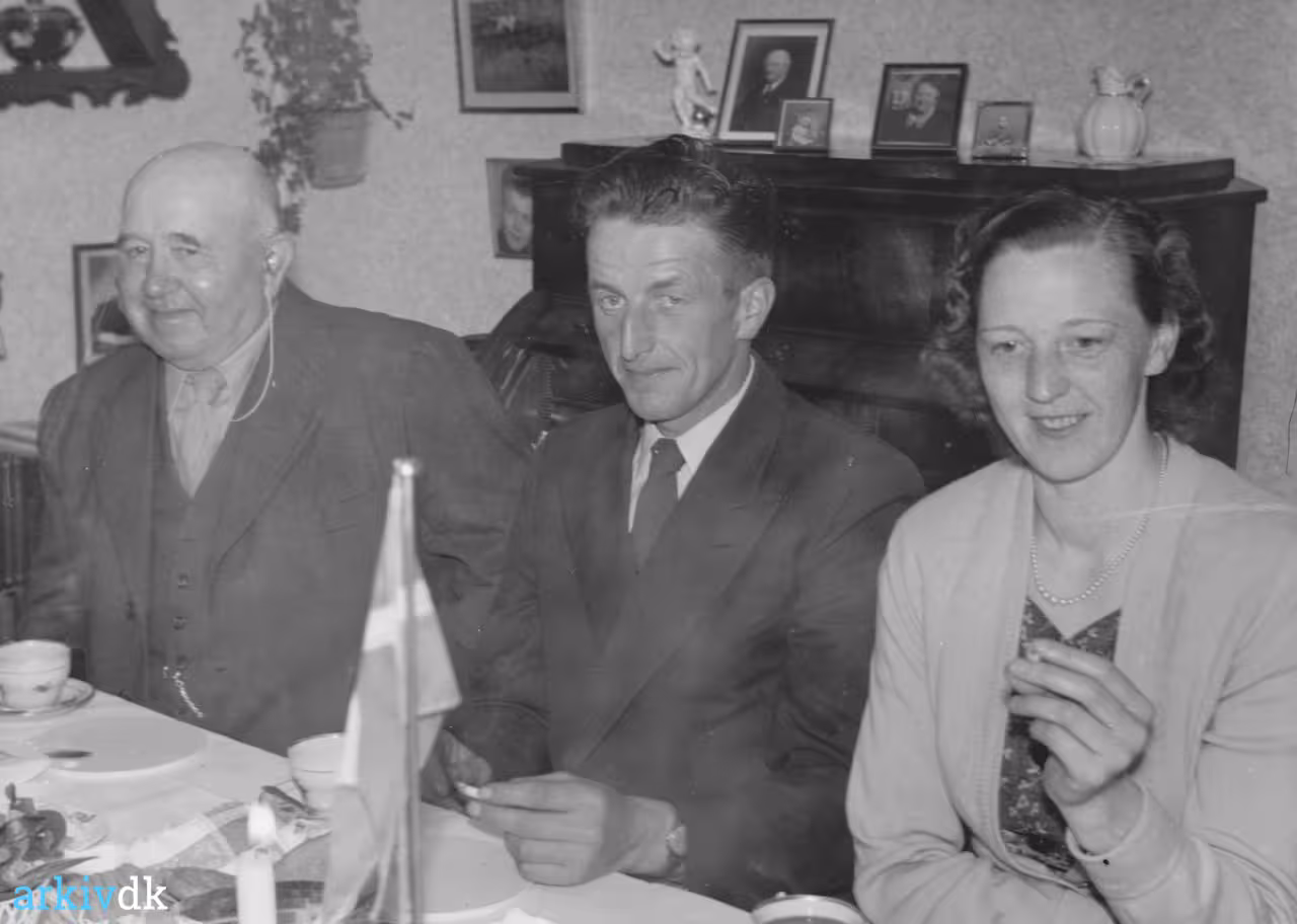 arkiv.dk | Kristian Jensen, Herman Pedersen og Gudrun Nielsen i Ry.