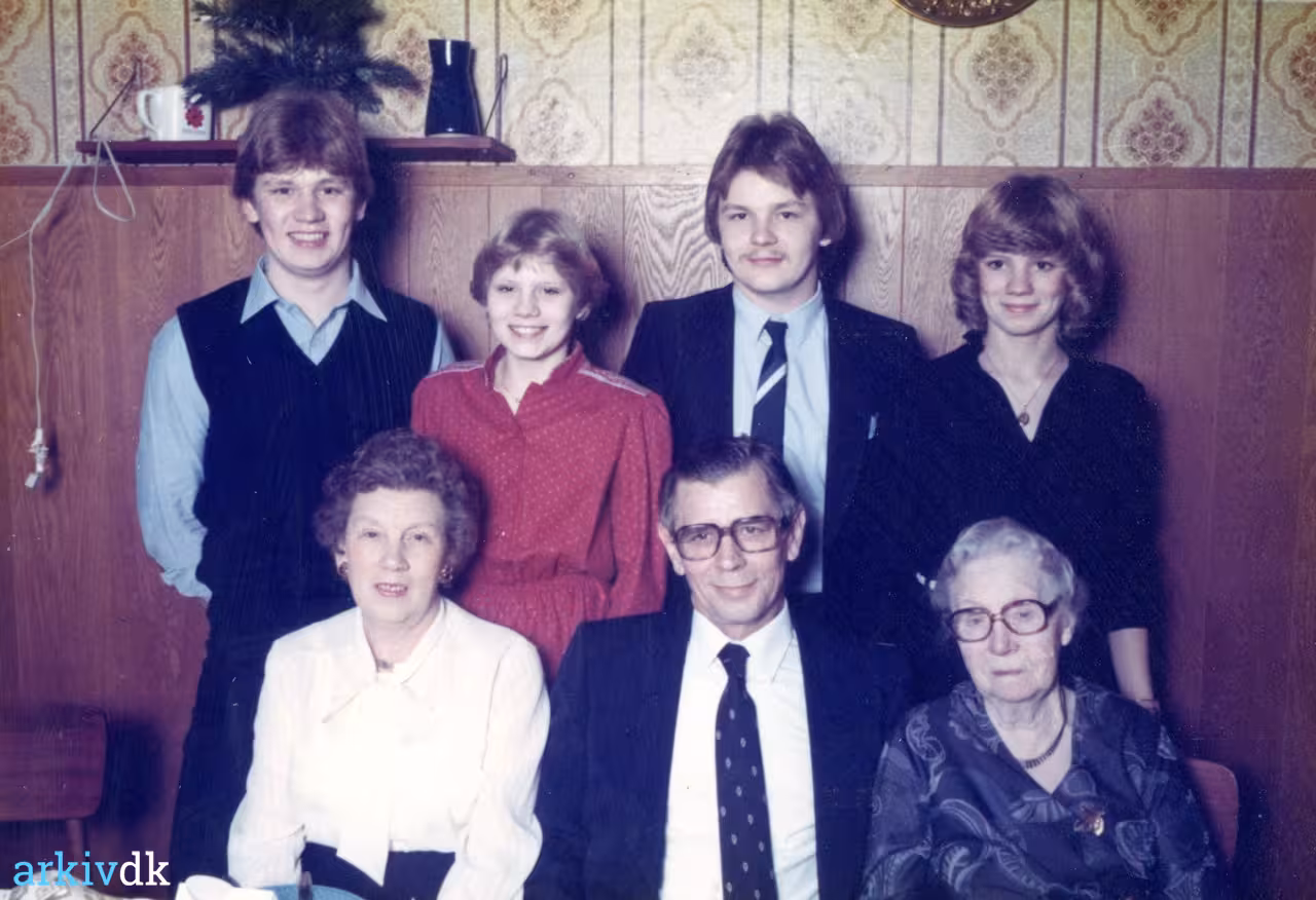 arkiv.dk | Else Tove og Holger Jensen med børn
