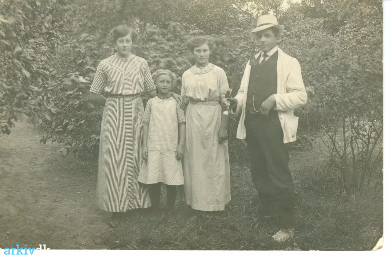 arkiv.dk | Vindum. Nielsine Østergaard (Vindum Overgaard).