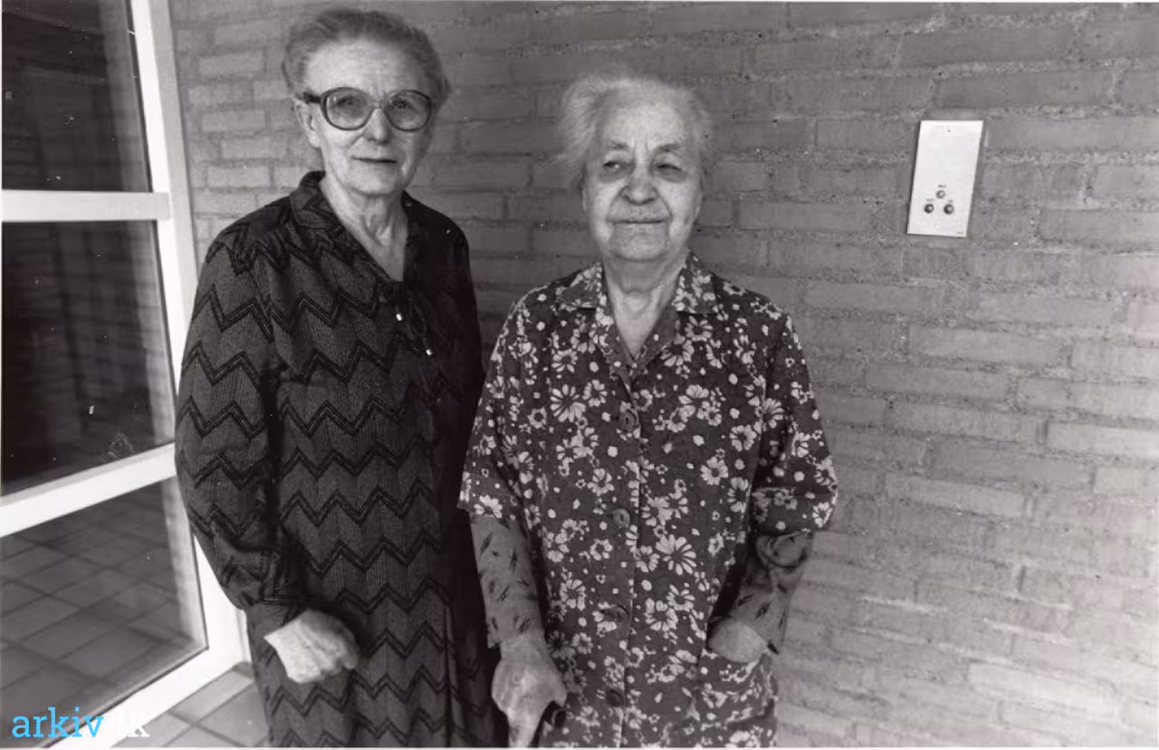 arkiv.dk | Dagny Holm og Agnes Grosen