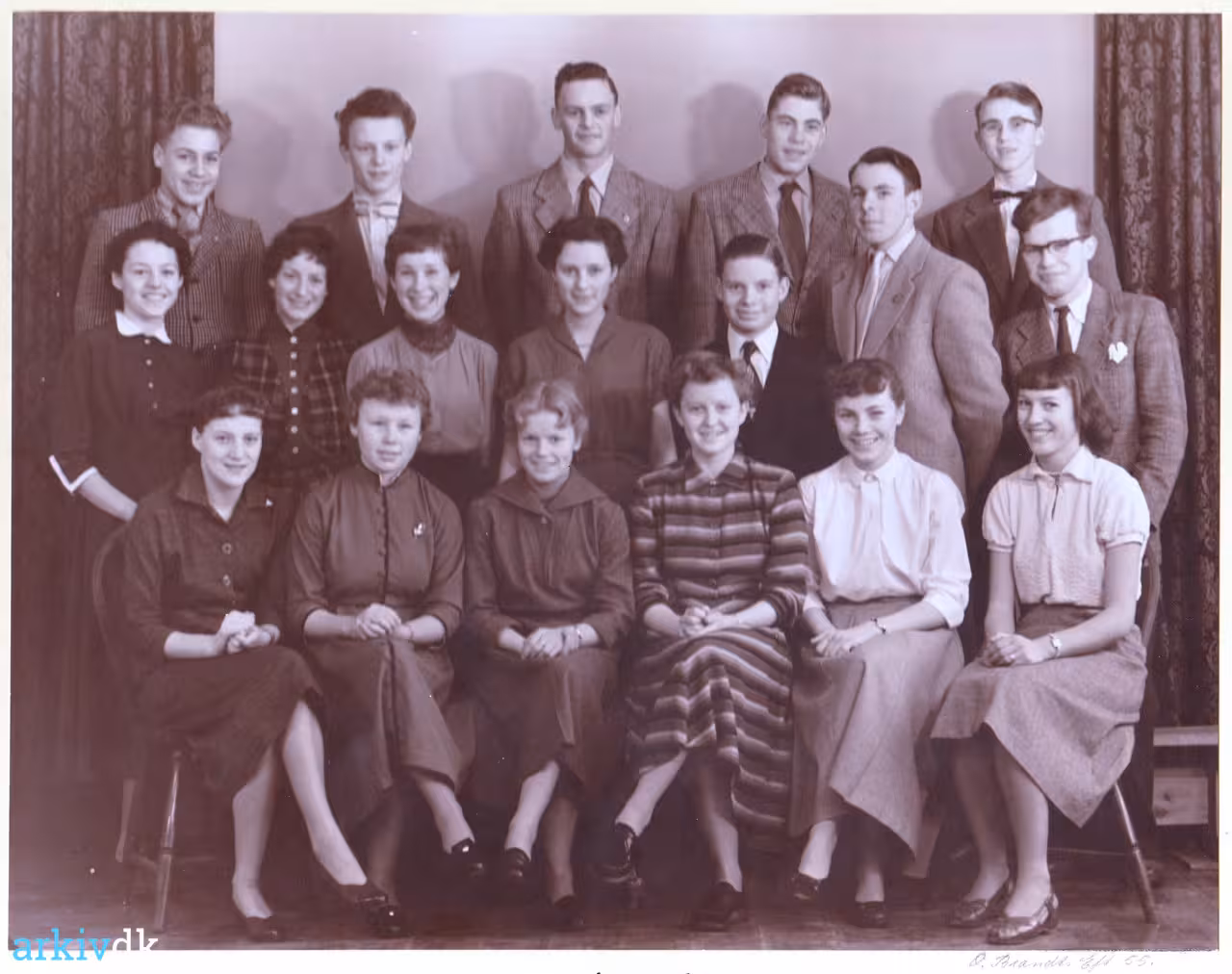 arkiv.dk | Kalundborg Mellem- og Realskole Realkl.A Dimittender 1955