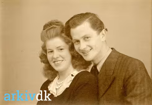 arkiv.dk | 1941 Ca. Ejvind Dalgaard og hans kone Inger Dalgaard