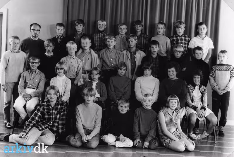 arkiv.dk | Klassebillede fra Gilleleje Skole 1967 - 1968.