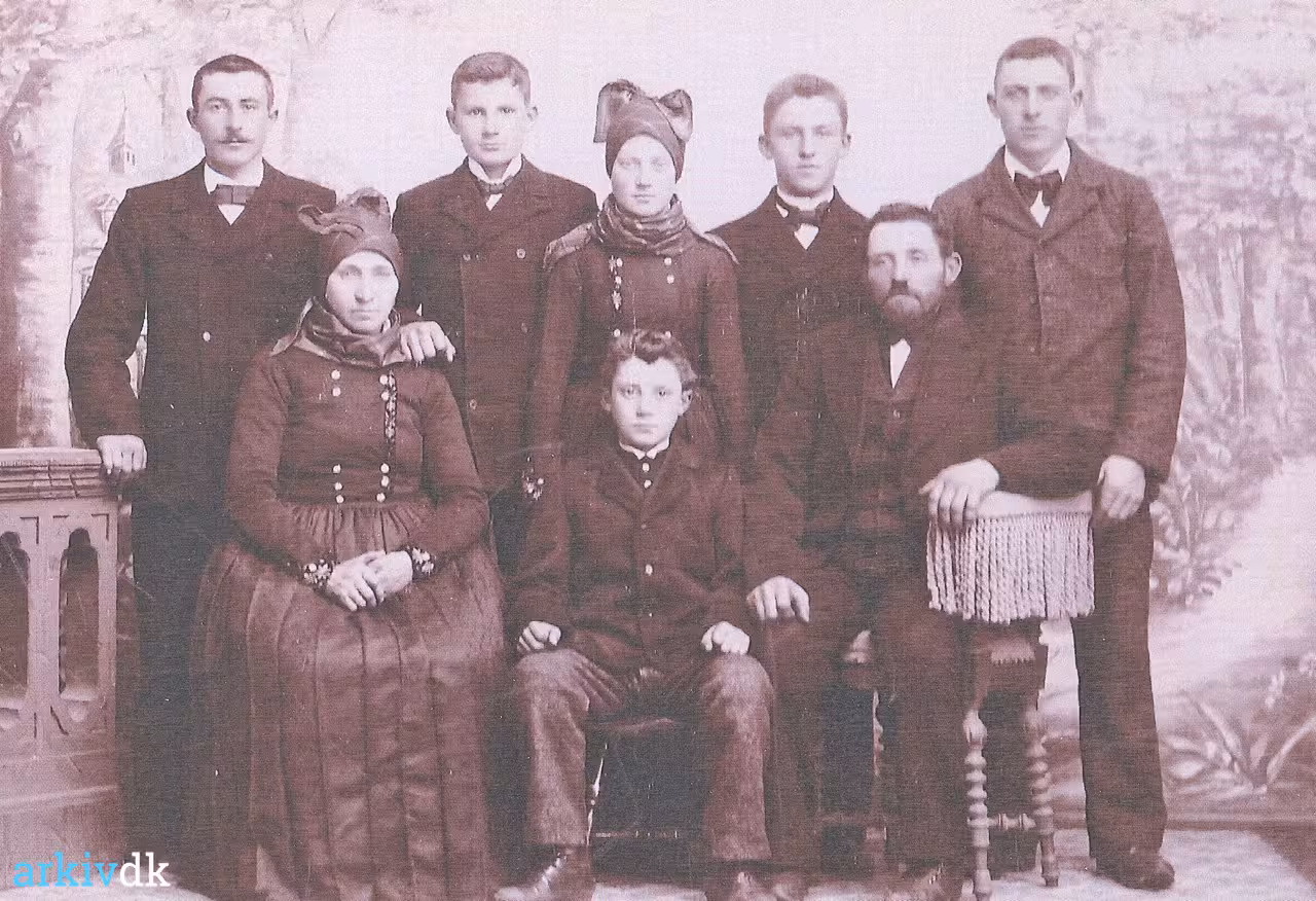 arkiv.dk | Familien Niels Jørgen Jensen ca. 1902