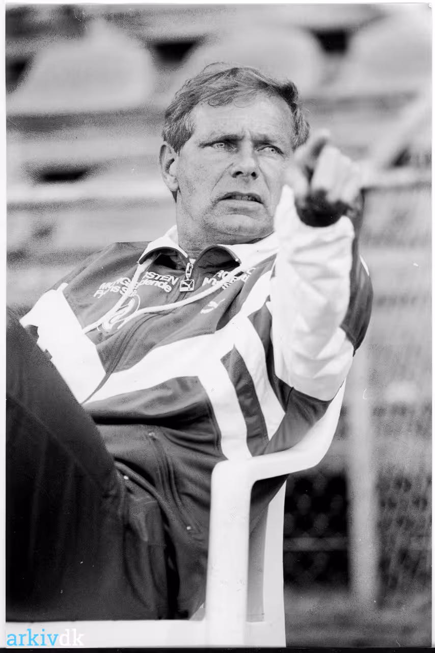 arkiv.dk | Tidligere fodboldspiller og træner Viggo Jensen, ca. 1990