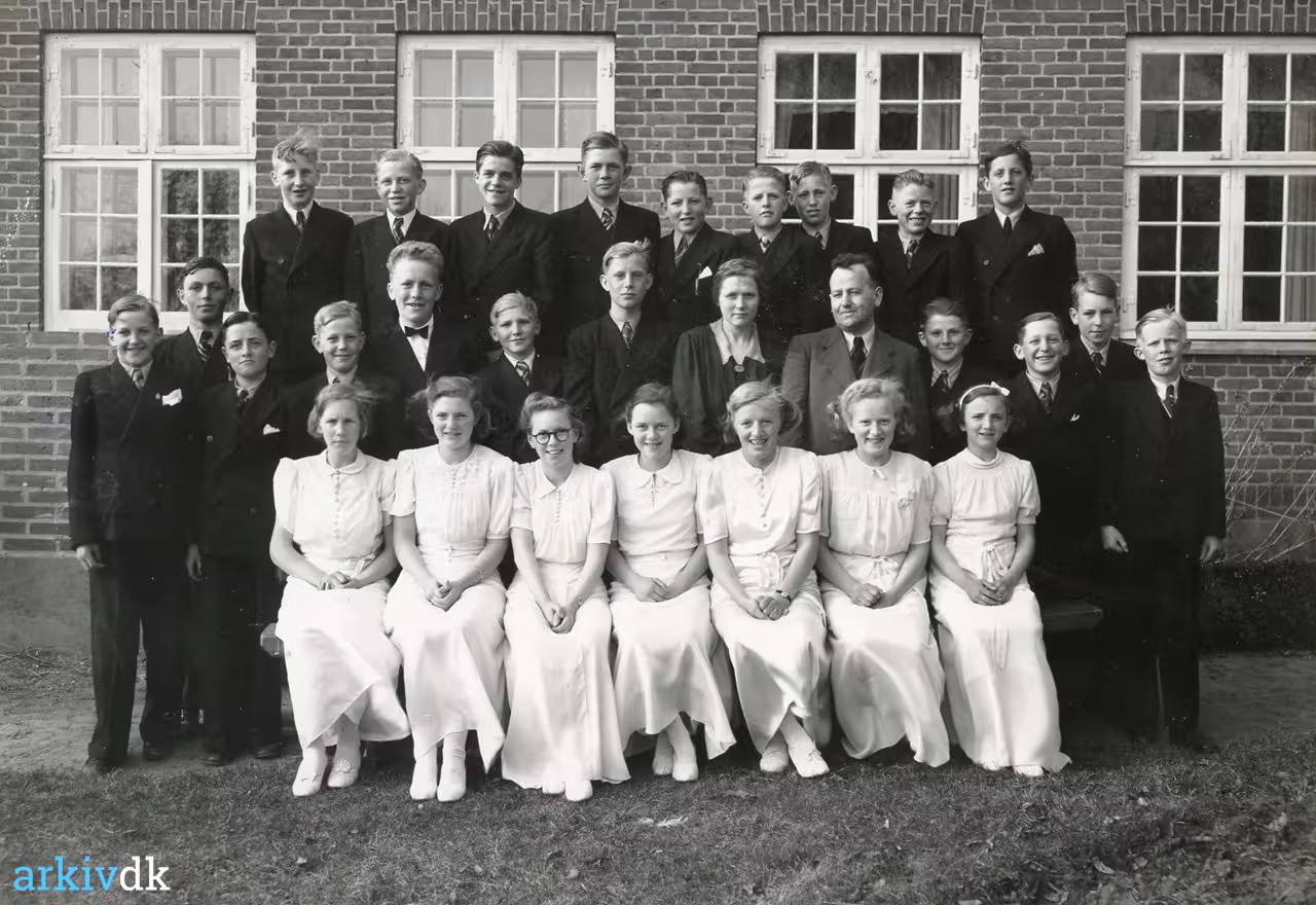 arkiv.dk | Konfirmation Vridsted 1942 efterår. Konfirmation Fly 1942 efterår.
