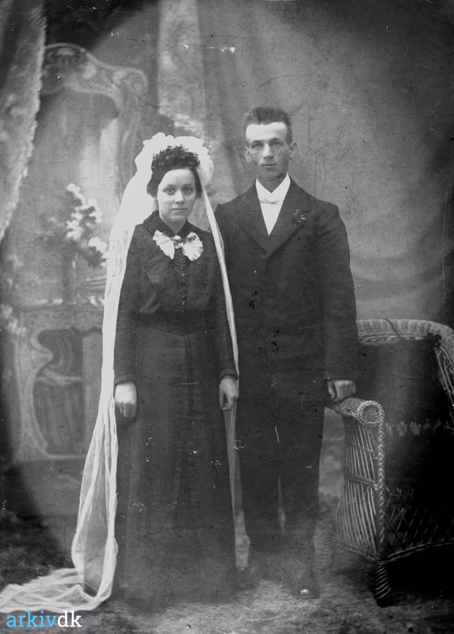 arkiv.dk | Brudebillede af Anne og Niels Hansen Lille Krogager 1915