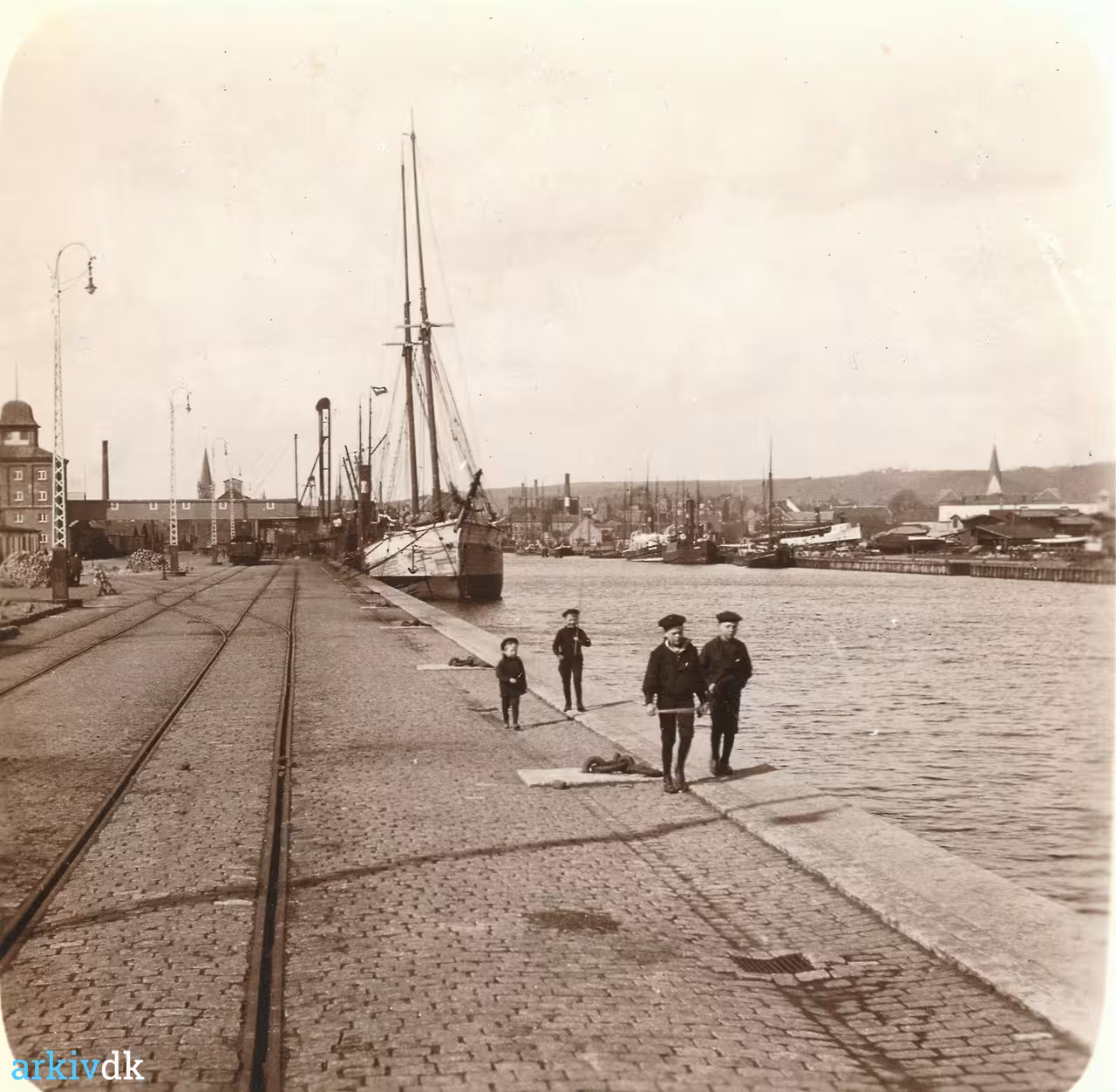 arkiv.dk | Vejle Havn, sydkajen, ca. 1915