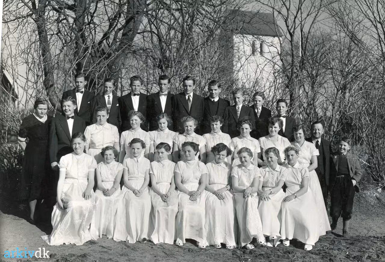 arkiv.dk | Konfirmation Vridsted 03-04-1955.