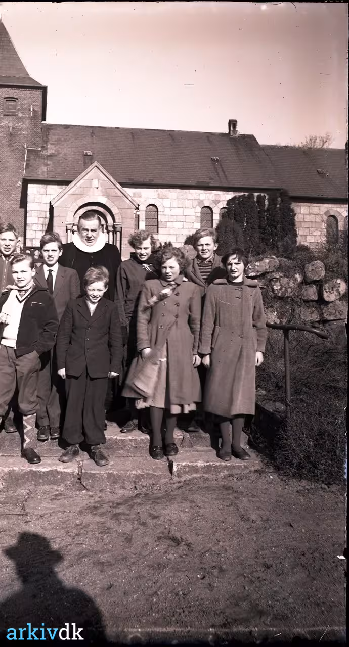 arkiv.dk | Konfirmander Taps