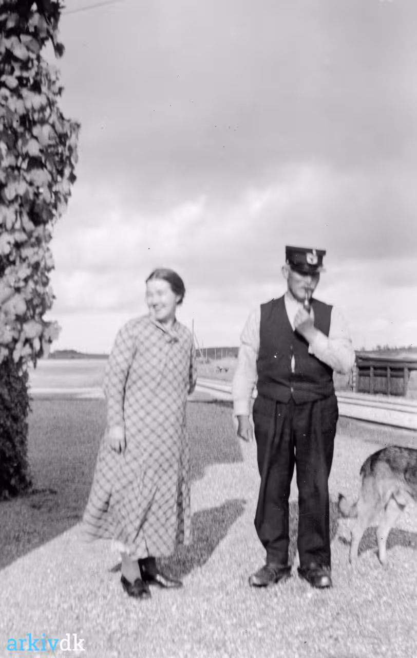 arkiv.dk | Hr. og fru Jørgensen, Gravlev Station