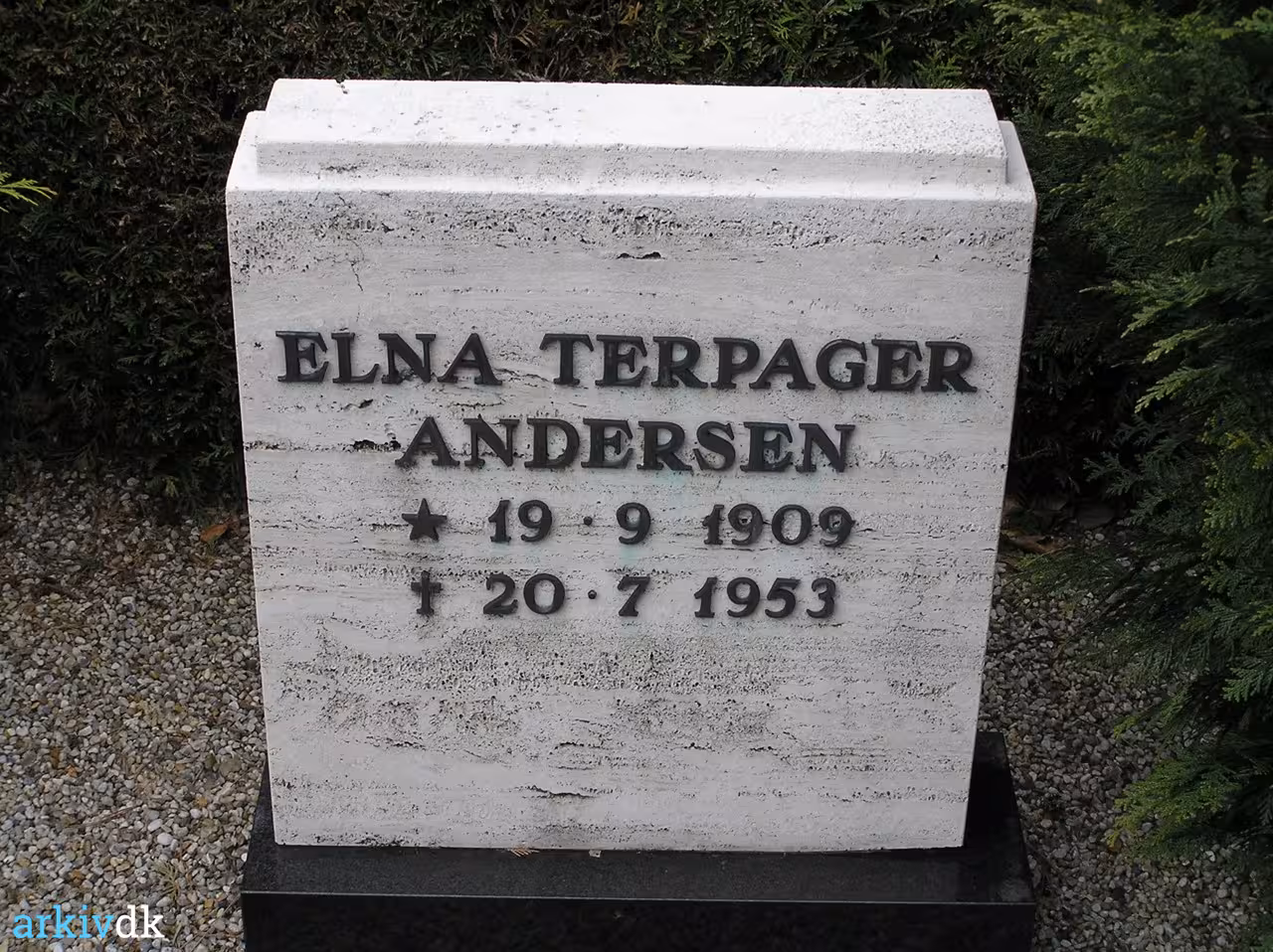 arkiv.dk | Gravsten Elna Terpager Andersen