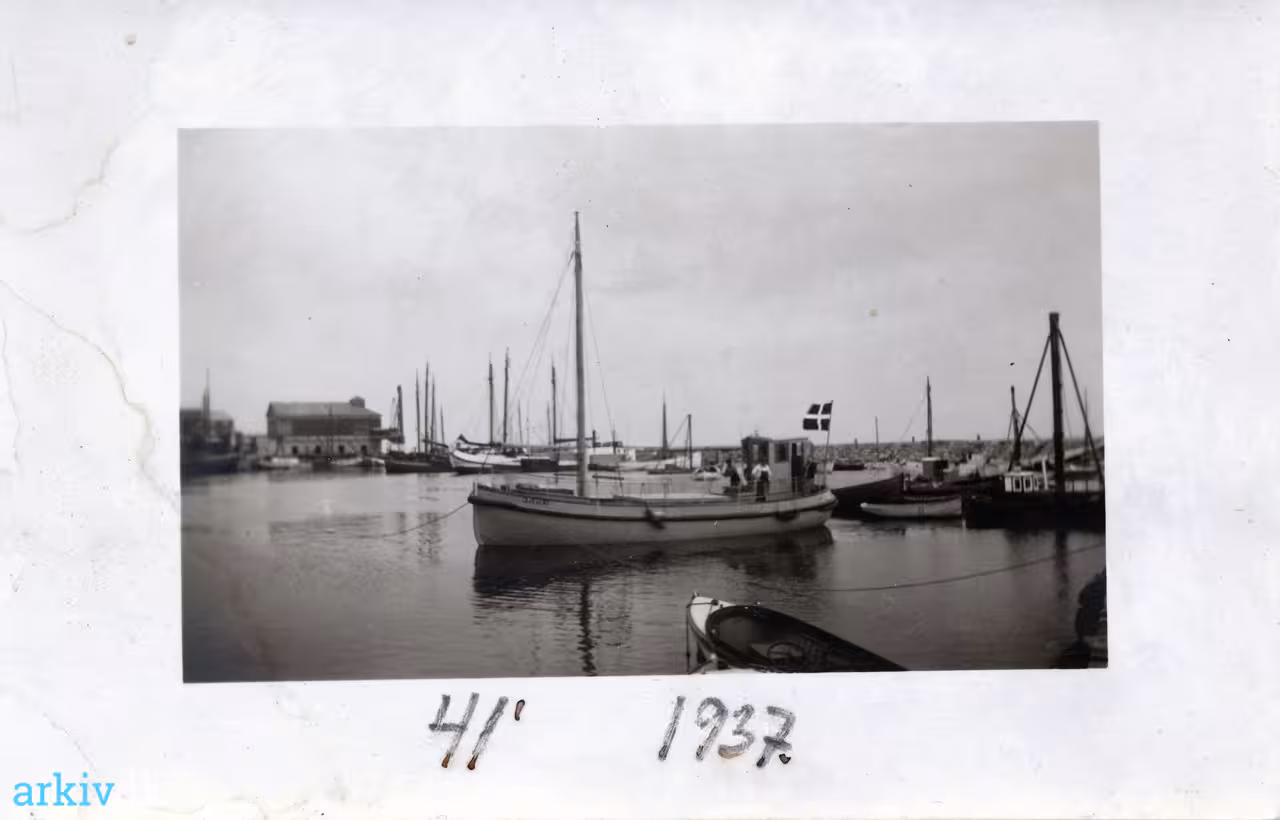 arkiv.dk | Nybygget båd fra Boeberg og Olsen, Faxe Ladeplads