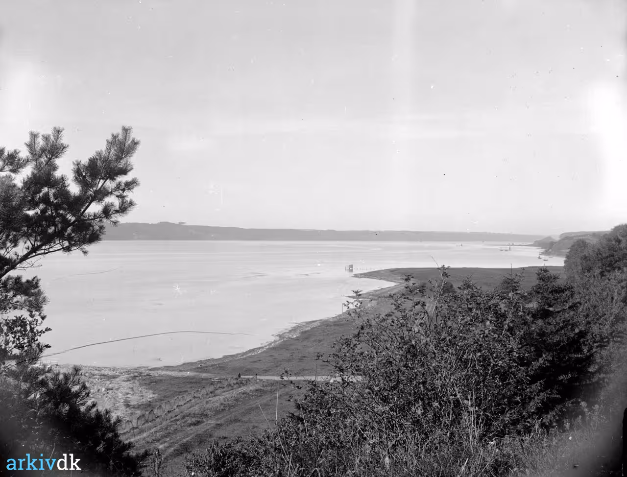 arkiv.dk | Vejle Fjord ved Tirsbæk, 1905