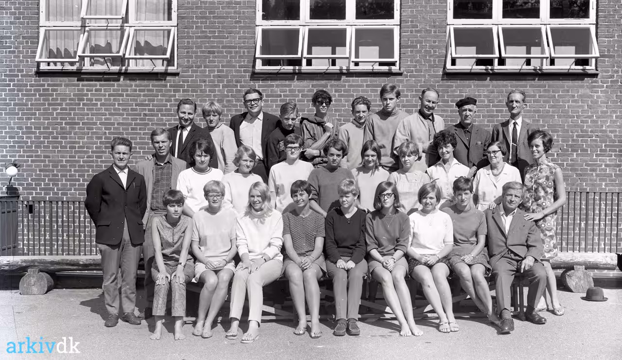 arkiv.dk | Lærere og elever ved Sct. Jacobi skole. 1968. Ukendt klasse