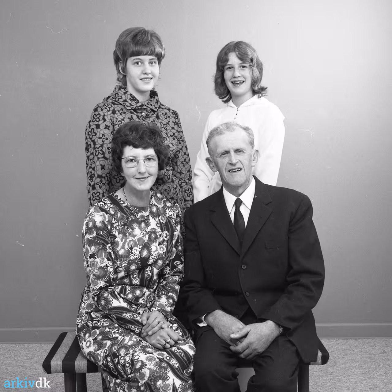 arkiv.dk | Konfirmand Grethe Pedersen, Aksel Pedersen og Inger Pedersen.