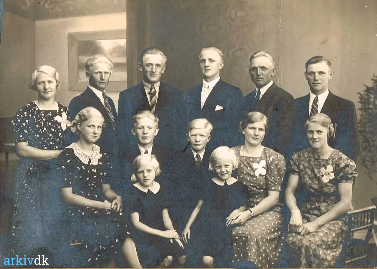 arkiv.dk | Familiebillede, Mariane og Gravers Nordestgaard Jeppesens børn