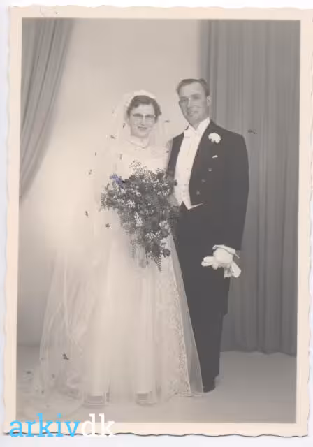 arkiv.dk | Brudebillede af Inge og Fritz Poulsen, Jordbjerggård, Kappel, 4900 Nakskov