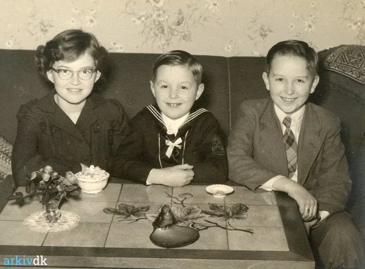arkiv.dk | 3 søskende Baisgaard Kristensen