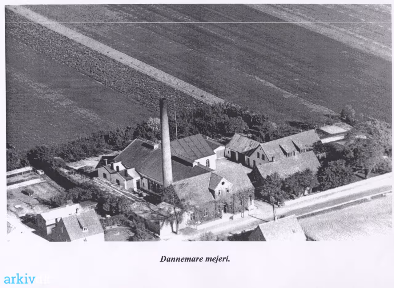arkiv.dk | Dannemare mejeri, luftfoto, Bygaden 93 - 4983 Dannemare