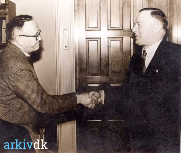 arkiv.dk | Borgmester Willy Sørensen og overlærer Emil Jørgensen, 1950