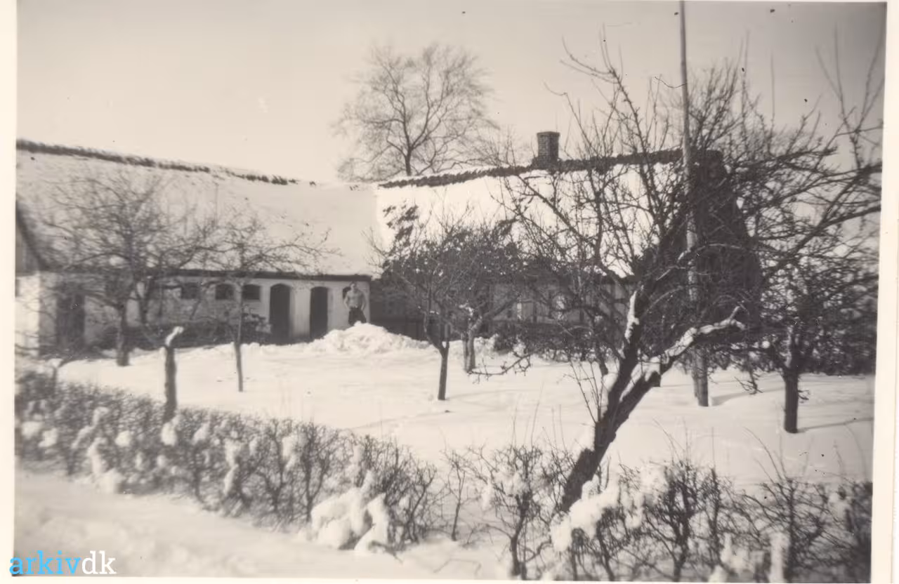 arkiv.dk | Vinterbillede af Sølundsvej 4, Vivild, Hadsten