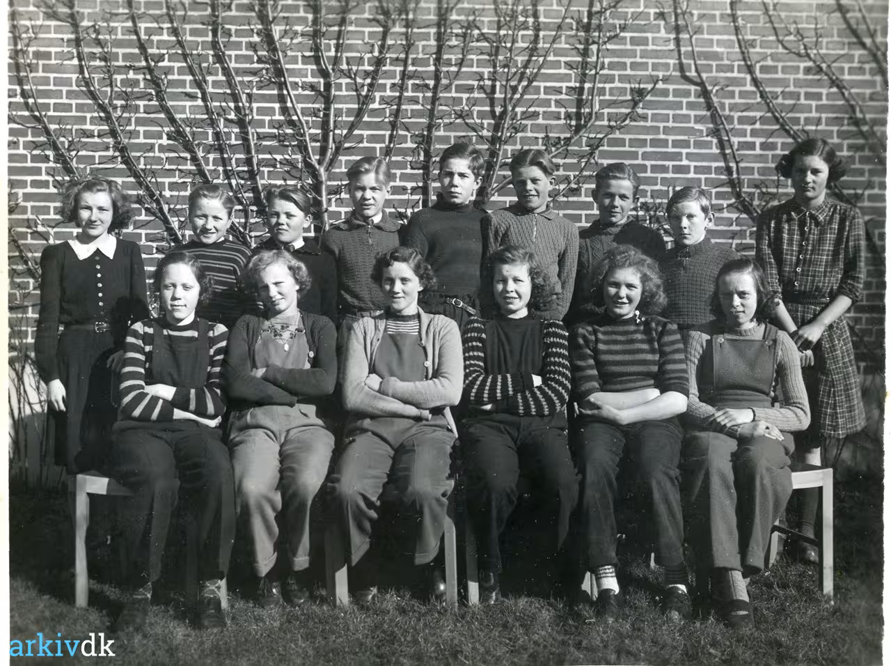 arkiv.dk | Galten Hovedskole, ældste klasse, 7. årgang (konfirmander). Forår 1950