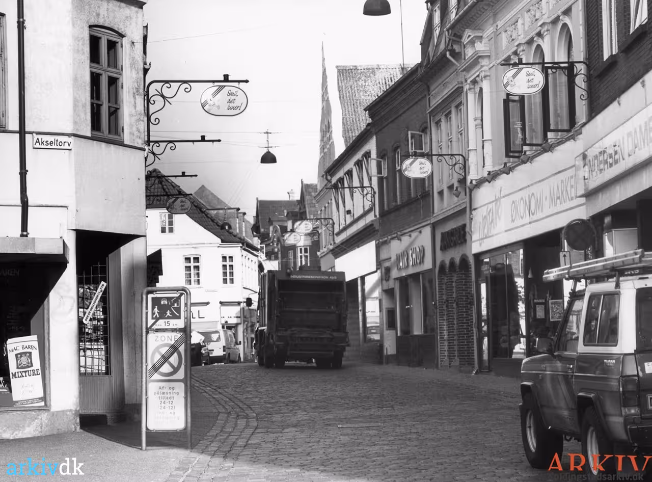 arkiv.dk | Adelgade, Kolding. Set fra Akseltorv.