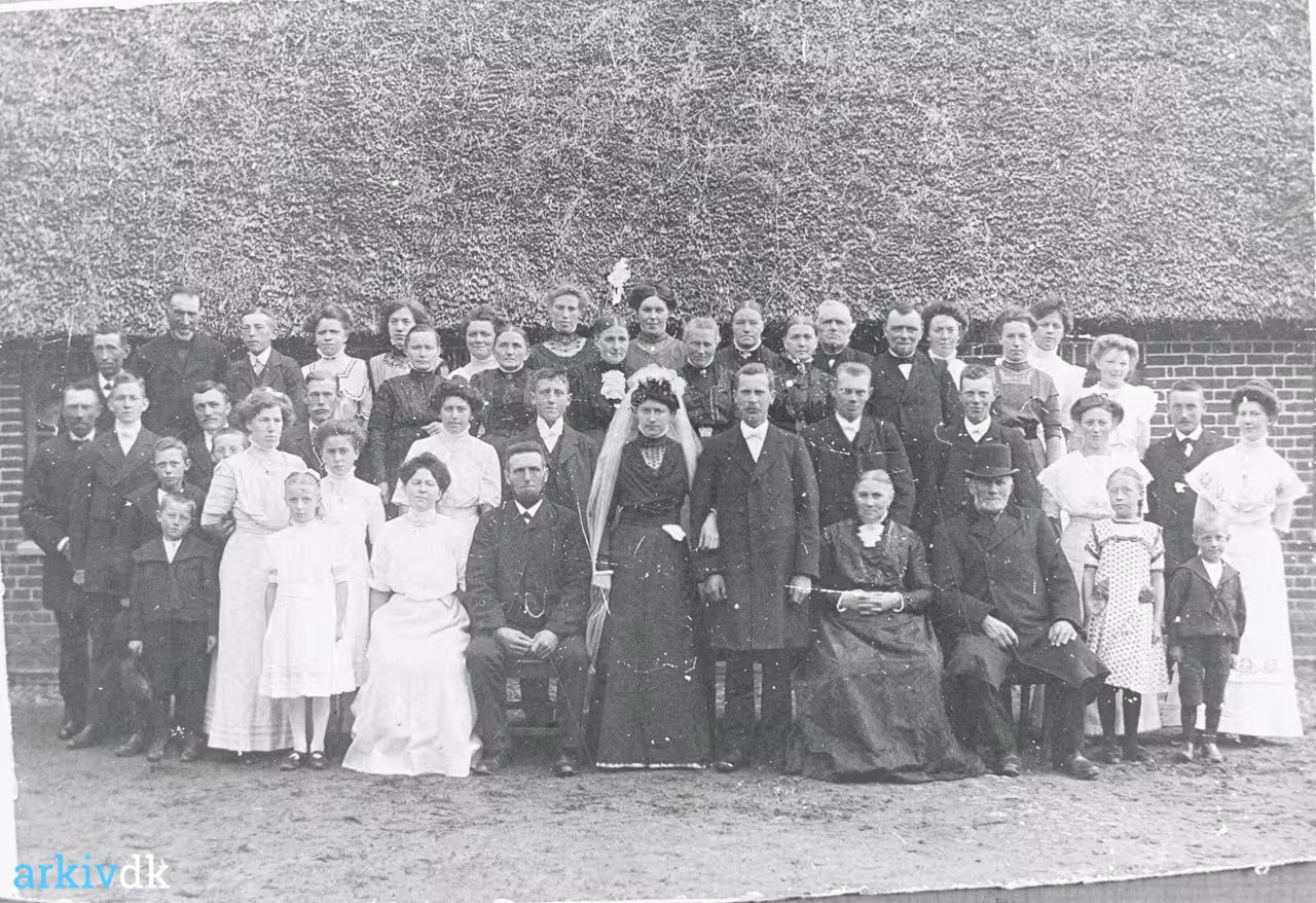 arkiv.dk | Maren og Jens Jensen, bryllup, Voer 1912.