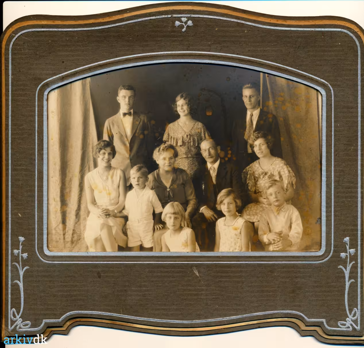 arkiv.dk | Familiebillede. Rasmus Andersen med sin Hustru Sofie f. Hansen.