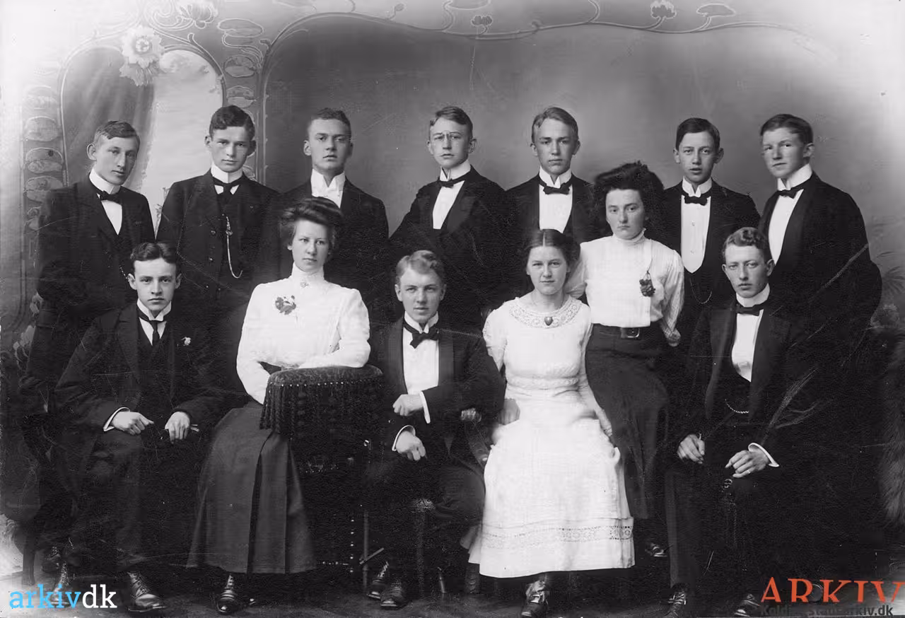 arkiv.dk | Kolding Højere Almenskole. Studenterhold 1910.