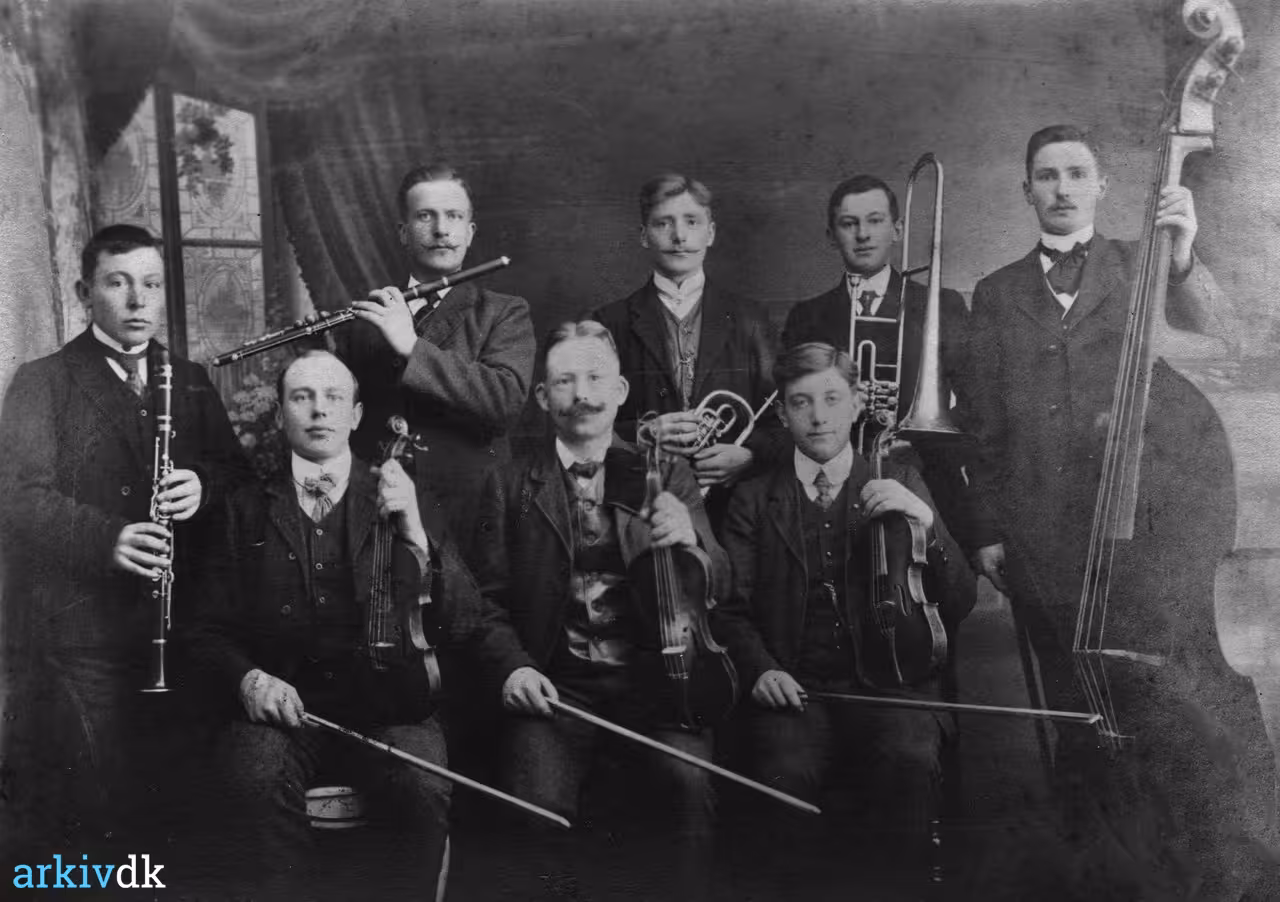 arkiv.dk | Jerslev Byorkester 1925 9740 Jerslev
