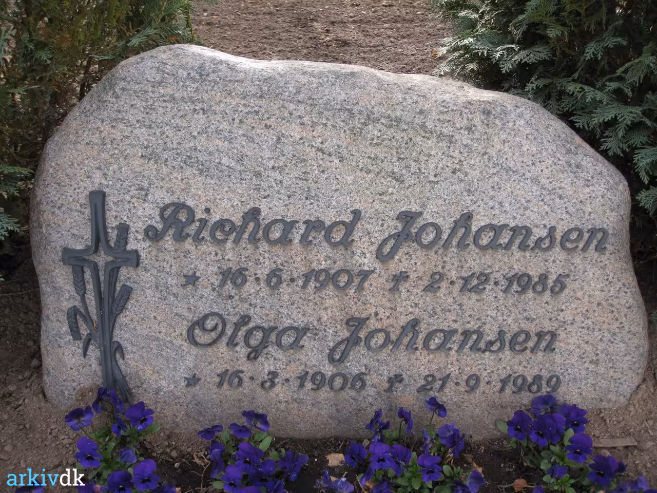 arkiv.dk | Gravsten / Nekrolog Olga og Richard Johansen Agerbæk