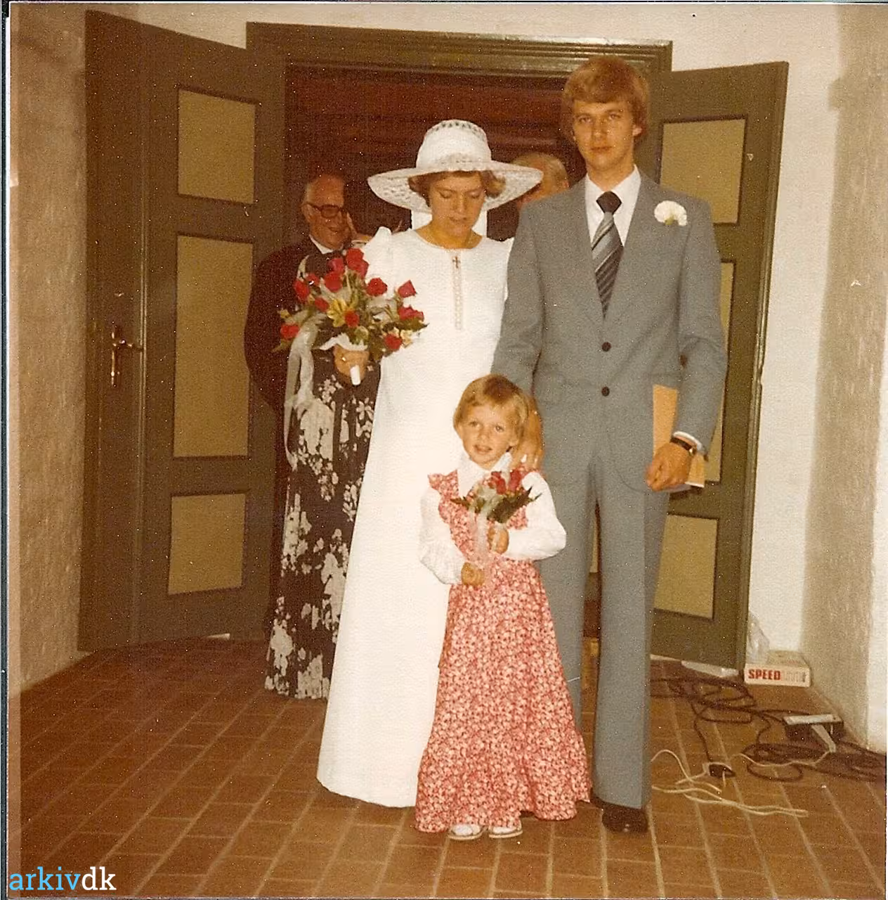 arkiv.dk | Brudeparret Inger Christensen og Erik Sinkbæk i Hove Kirke, 1979