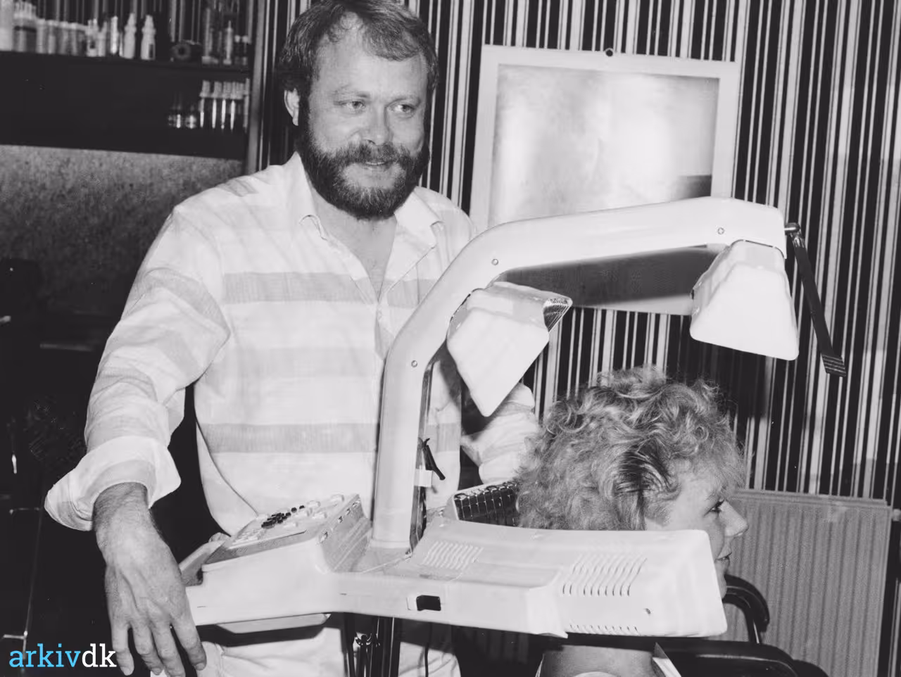 arkiv.dk | Poul Brandenburg, frisørmester.