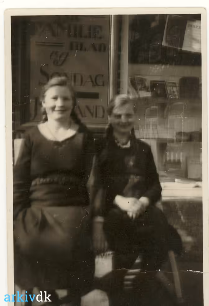 arkiv.dk | Inger Ziethen t.v., Jels