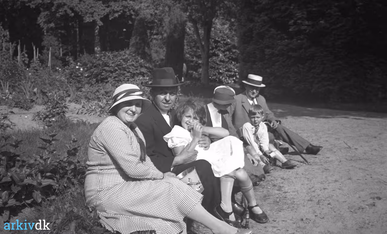 arkiv.dk | Serie - Uidentificeret familie, ca. 1935