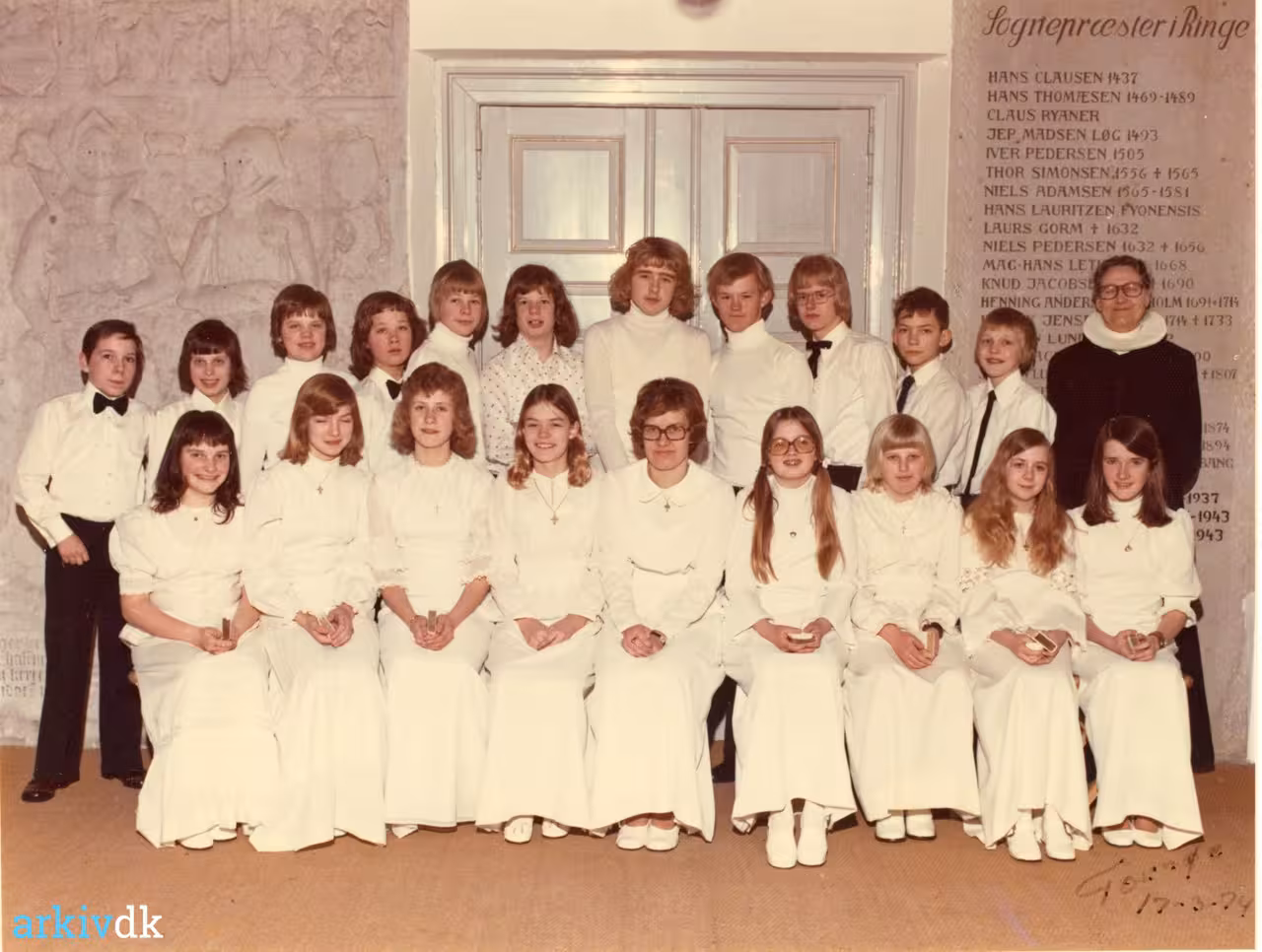 arkiv.dk | Konfirmander Ringe Kirke 1974 17/3