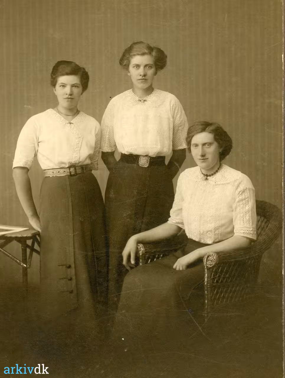 arkiv.dk | Gelsted gårdmandsdøtre i Gl.. Gelsted ca. år 1915, Gelsted sogn